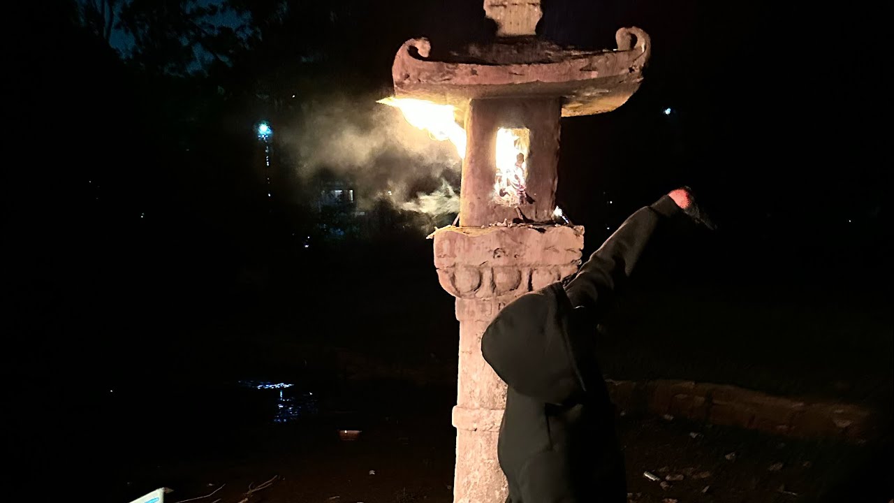 Squizzy - Crucify (Official Video) - YouTube