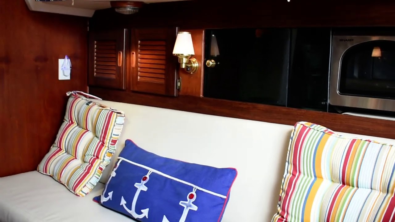 Hunter 37C Cherubini Cutter Rig Sloop - Boatshed - Boat Ref#275442 ...