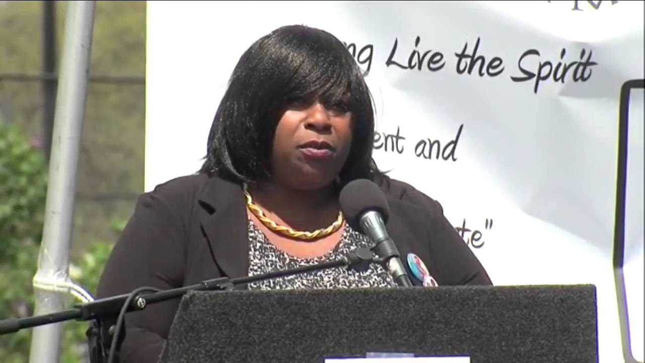 Samaria Rice goes full retard at Kent state to celebrate her 6 million ...