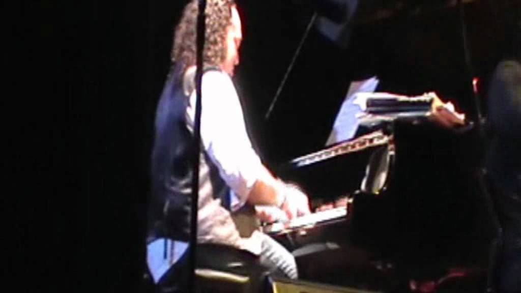 El Maestro Vitín Paz en el primer concierto del Panamá Jazz Festival ...