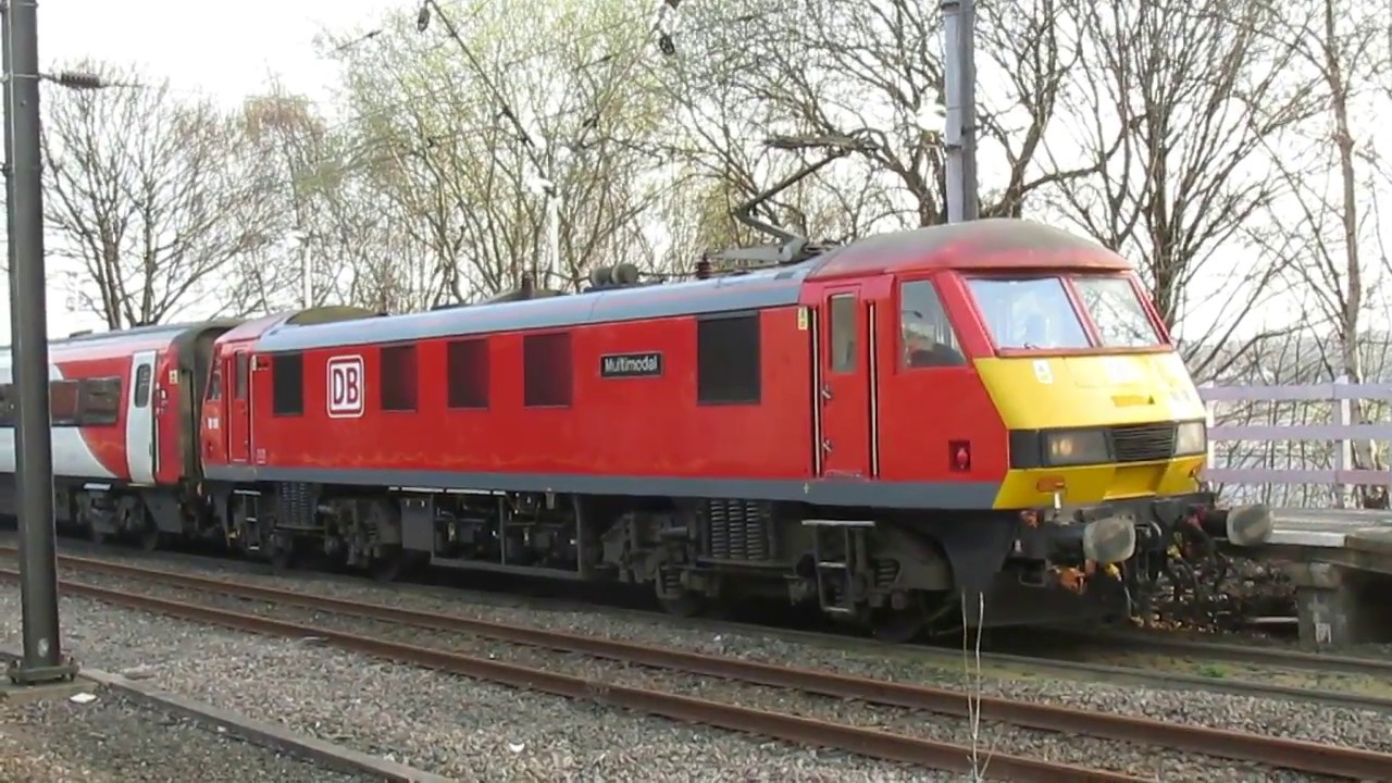 Virgin East Coast Class 90019 at Wakefield Westgate - YouTube