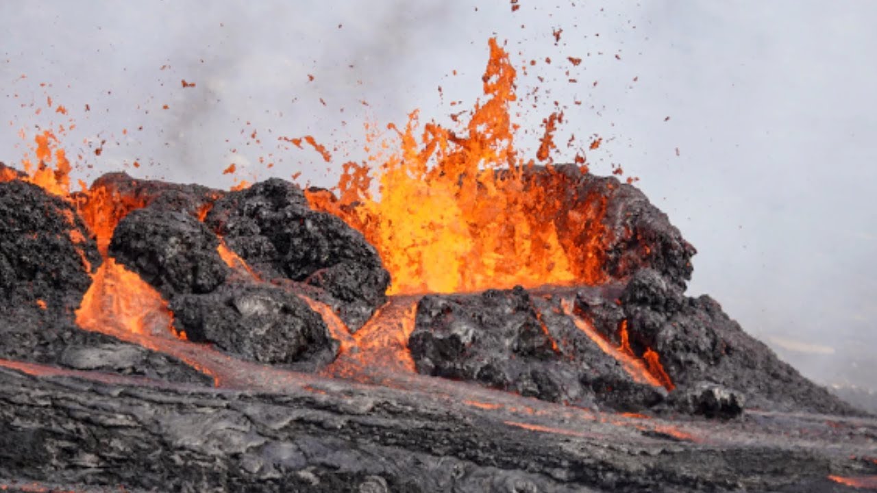 Volcano Bubbling Loop 4 - Sound Effect - YouTube