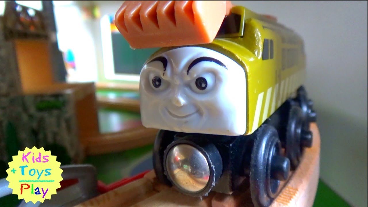 Thomas and Friends Wooden Railway | Accidents Happen Thomas Train Sodor ...