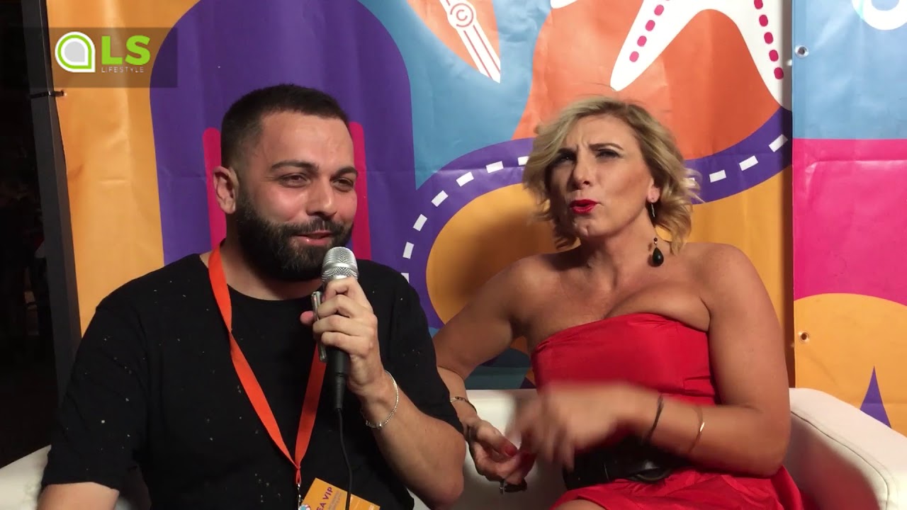 Barbara Foria al Comedy Central Tour - YouTube