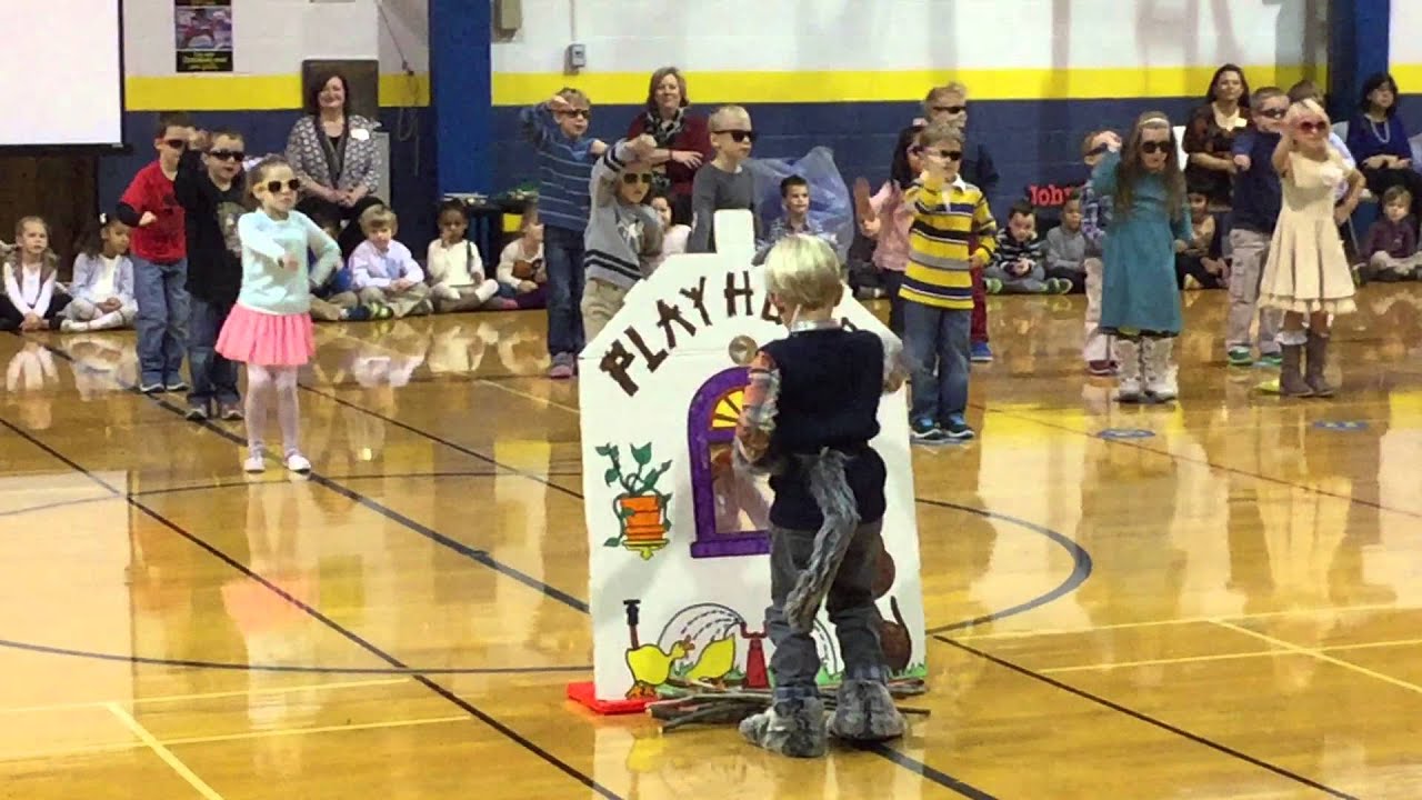 3 Little Pigs Kindergarten Skit and Dance - YouTube