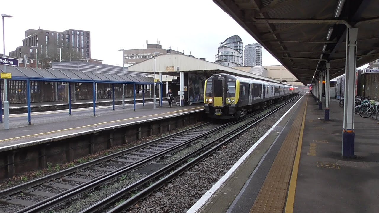 Woking Railway Station - Monday 13th December 2021 - YouTube