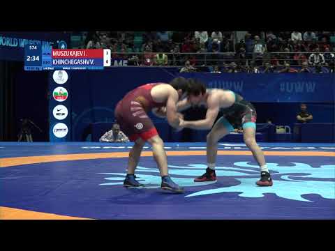 1/16 FS - 65 kg: I. MUSZUKAJEV (HUN) v. V. KHINCHEGASHV (GEO)