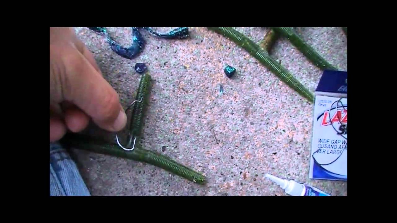 Weedless Wacky Worm Texas Style :) - YouTube