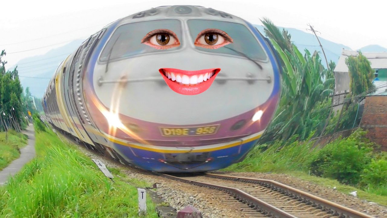 Kì lạ tàu hỏa biết cười . Funny laughing train . Funny cartoon train ...