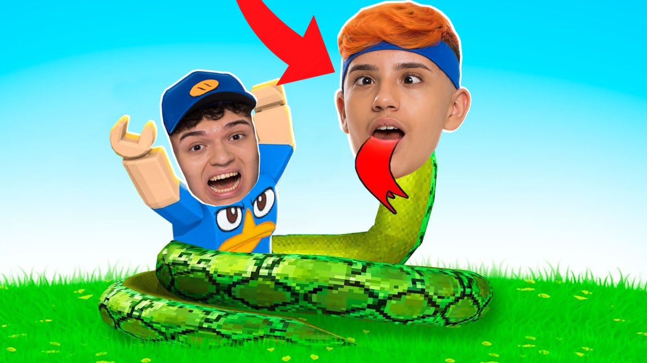VIREI UMA COBRA GIGANTE E ENGOLI MEU AMIGO NA CASA DO ROBLOX!! (Snakey) - YouTube