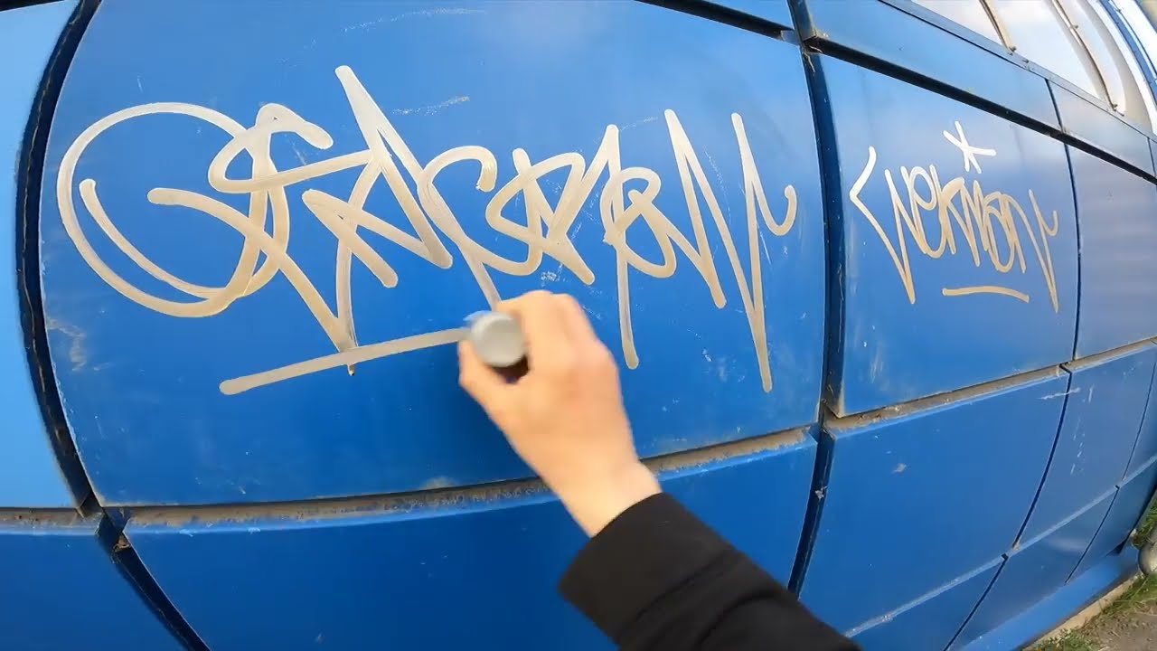 Graffiti review with Wekman Super chrome Expensive tags - YouTube