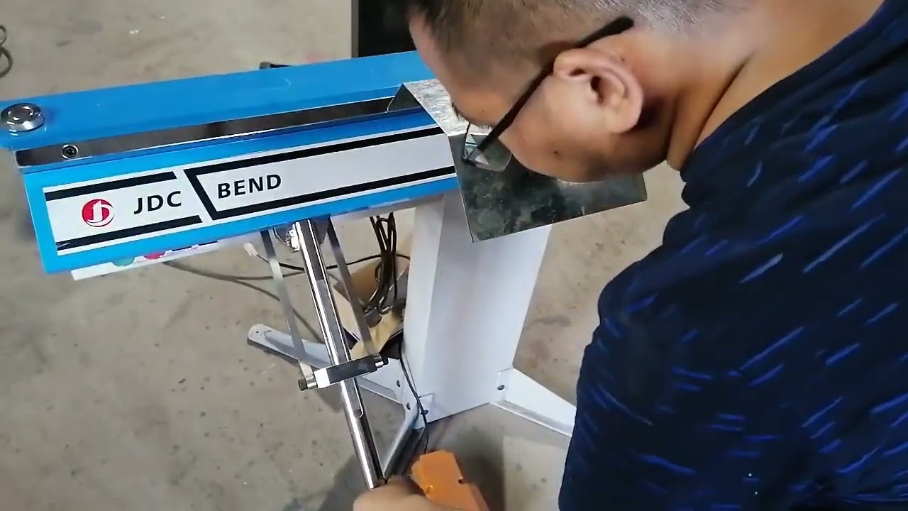 MAGNABEND ELECTRO-MAGNETIC SHEET METAL BENDING MACHINE, Magnetic sheet ...