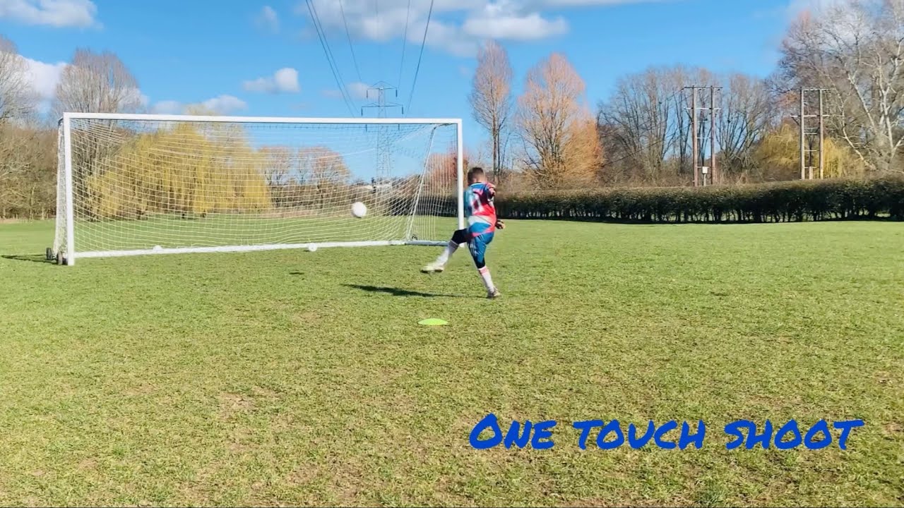 Easy Sunday morning football training session - YouTube
