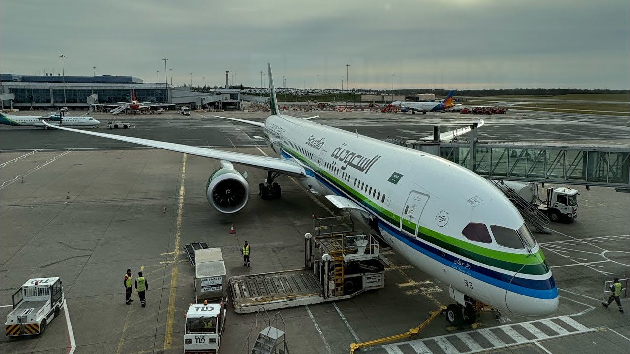 Saudi Airlines B787-10 (Retro Livery) | Landing at Birmingham Airport ...