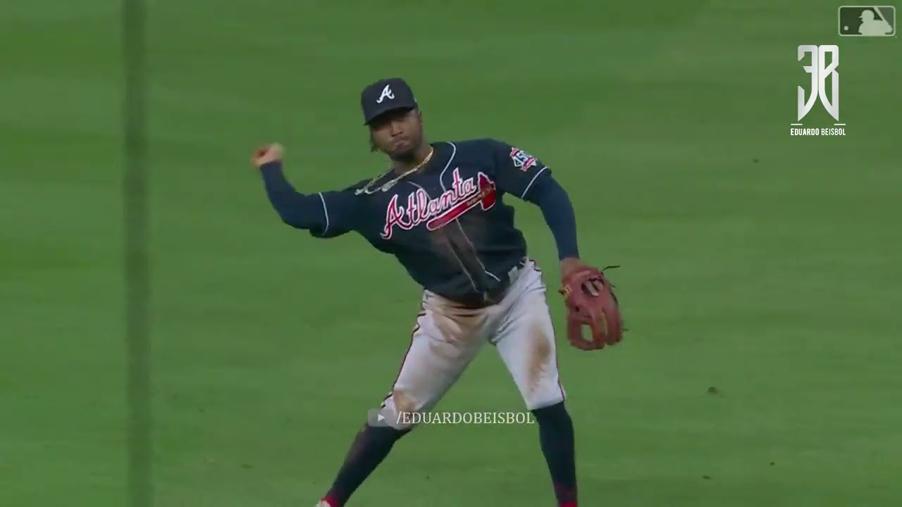 Ozzie Albies - Defensive Highlights - 2021 - YouTube