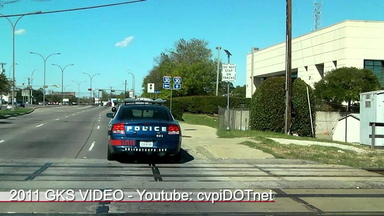 Arlington Police Charger Out Of Service Cover on Lightbar - YouTube