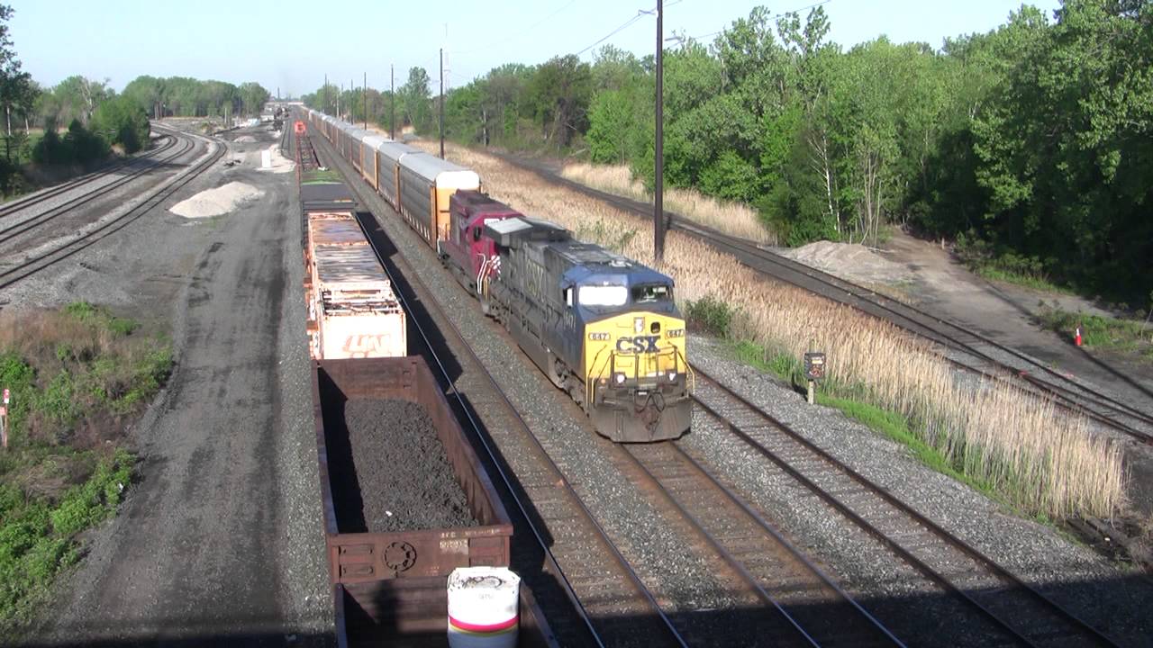 CSX 647 With HLCX 6337 Lead An Vehicle Train @ Erie, PA w Canon HF11 ...