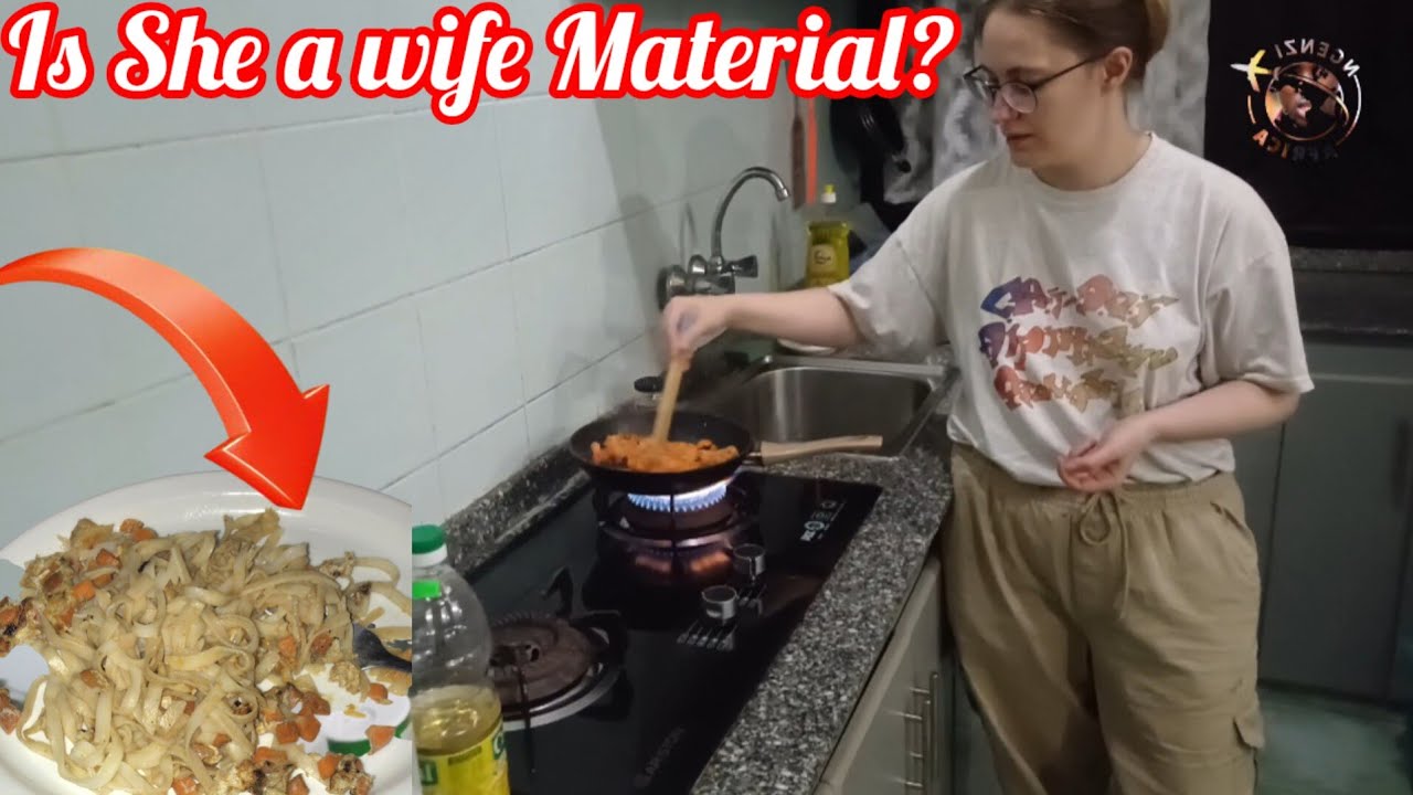 Italian Girl Showing Her Cooking Skills In Burundi 🇧🇮. Cooking Foreign ...