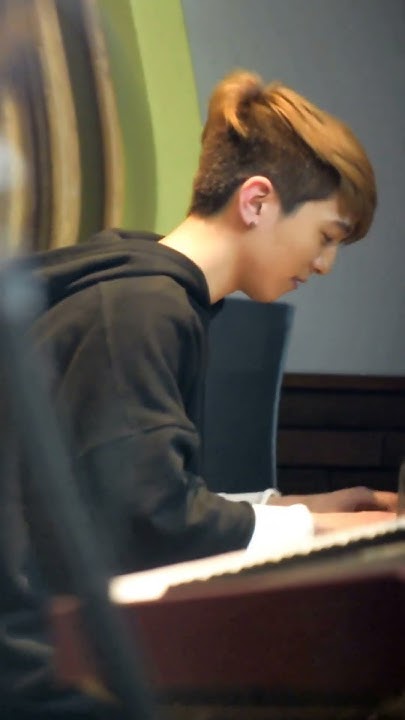 160417 박성아의 달빛낙원 DAY6 - 성진 Piano Solo - YouTube