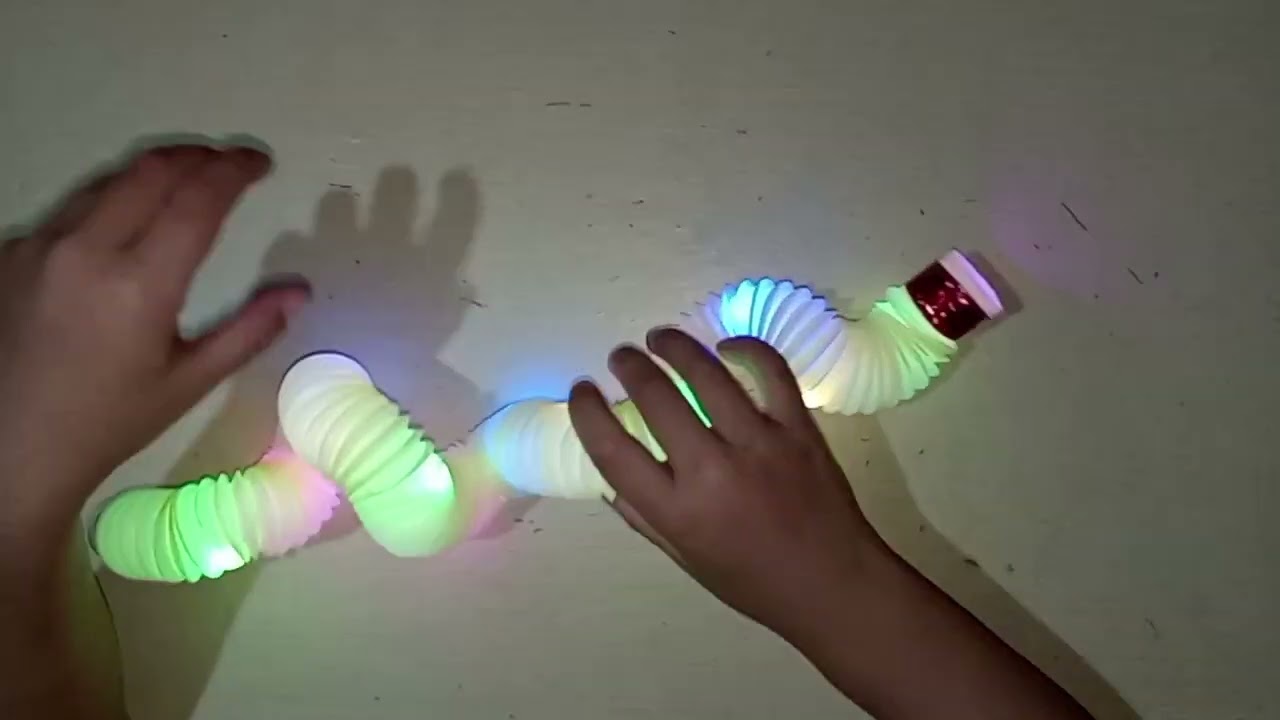 Worm Light. Toy Satisfaction..Relaxing mind |#Shorts - YouTube