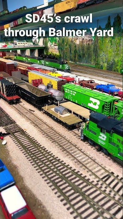 BN SD45’s crawl through Balmer Yard - YouTube