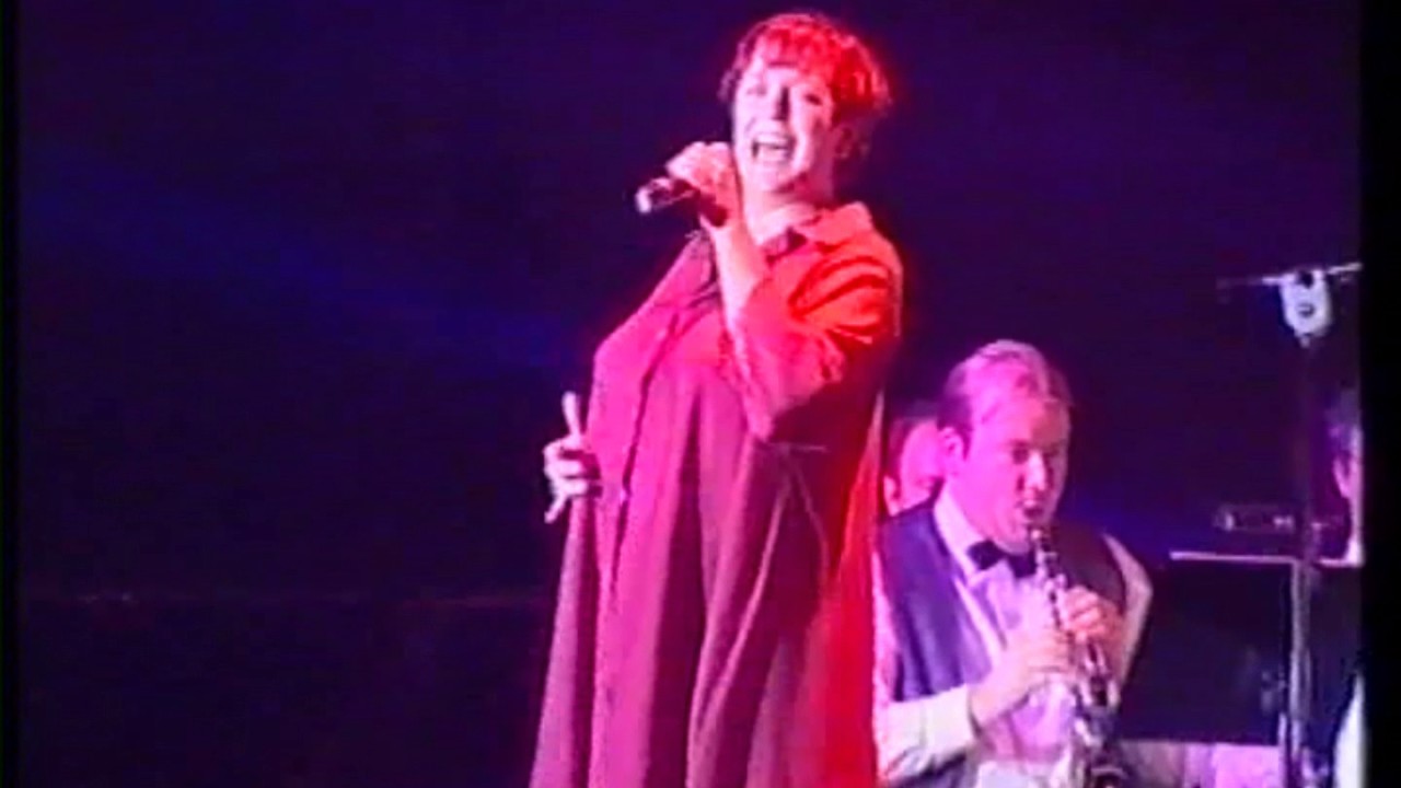 Remuze 2003 What a Feeling Anne Mie Gils en Ann De Winne - YouTube