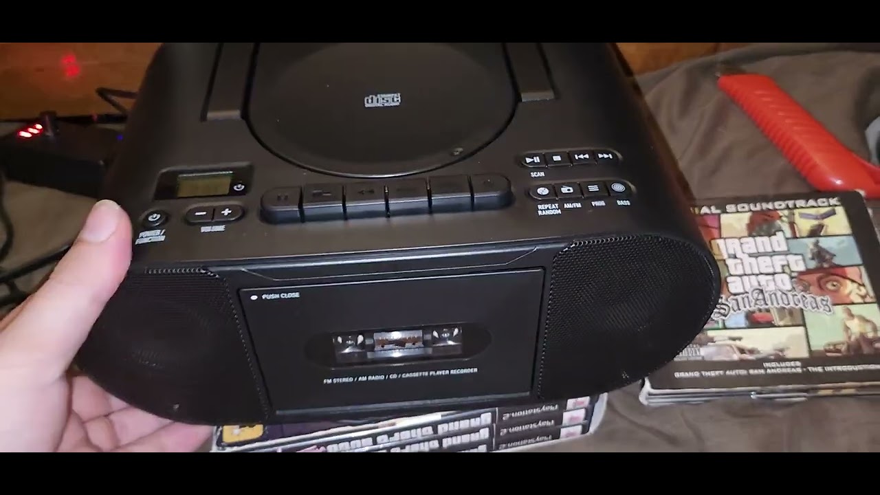 Groove onn boombox radio - YouTube