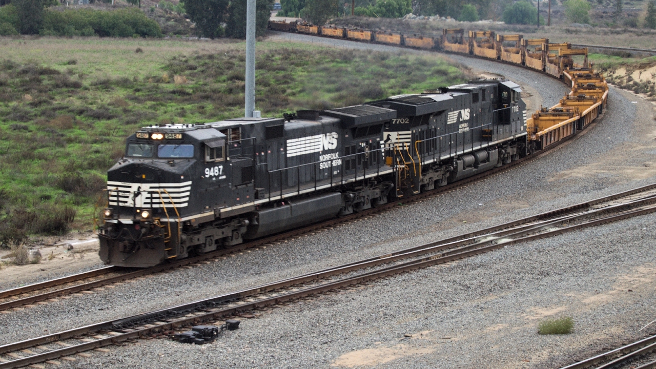 Freight Trains around the Inland Empire - NS Leaders, Endless Action ...
