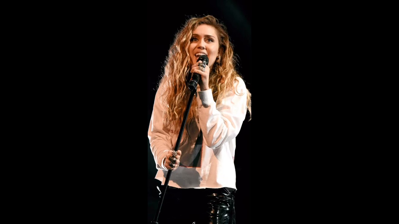 Miley Cyrus Performs "Say Hello to Heaven" (Chris Cornell Tribute ...