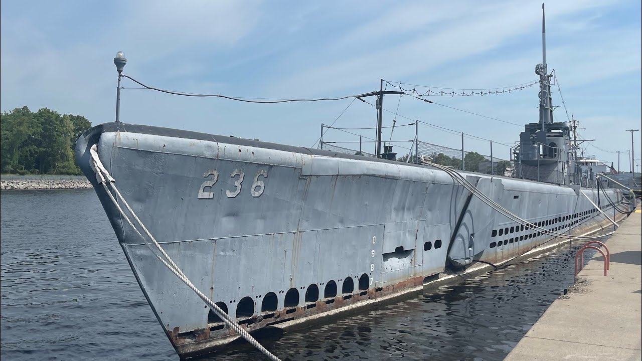 USS Silversides Submarine Museum - YouTube