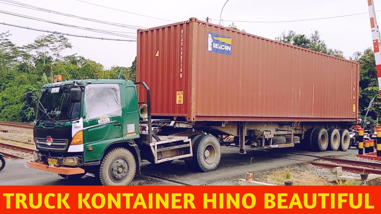 TRONTON PANJANG !! Mobil Truk, Mobil Kontainer, Mobil BBM melintas di ...
