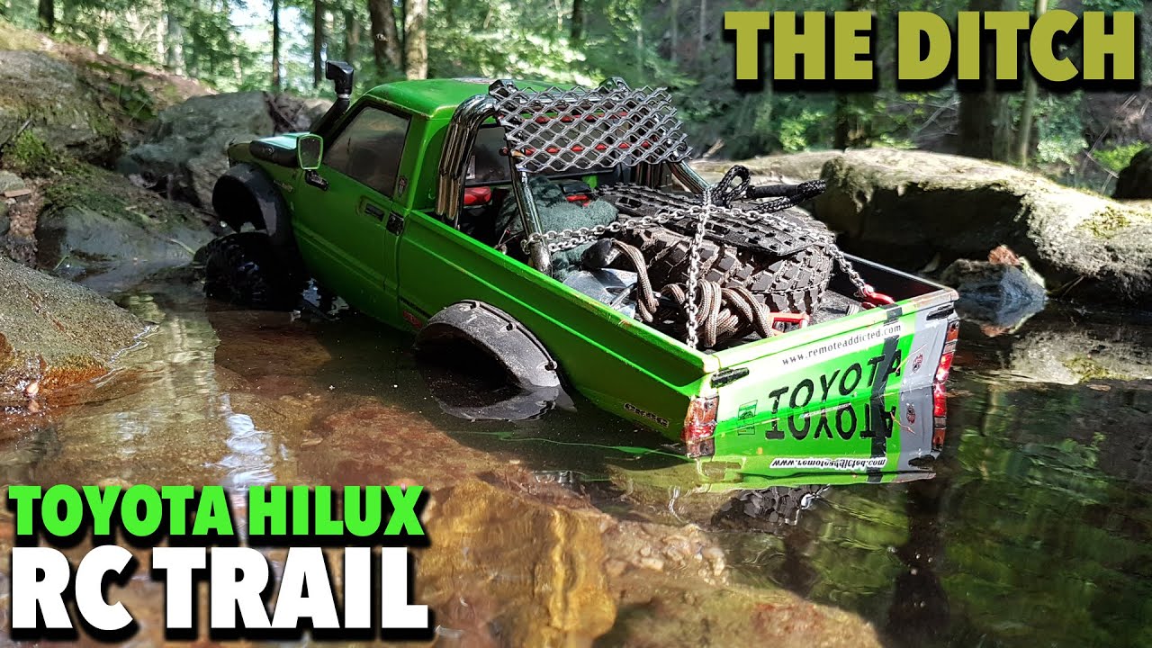 Toyota Hilux RC Trail - The ditch - YouTube