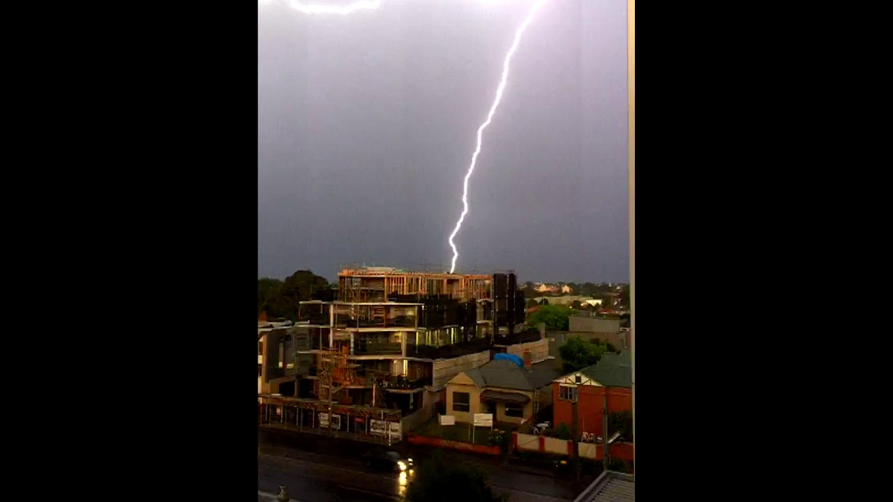 Lightning over East Brunswick, Melbourne, Australia - YouTube