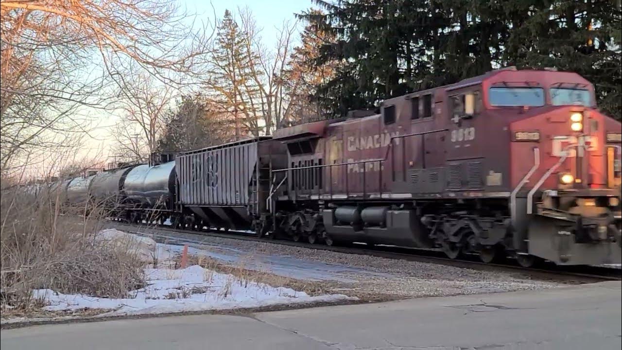 03/02/2021 CP 9813, CP 8897 Rear DPU @TrainswithAndy - YouTube