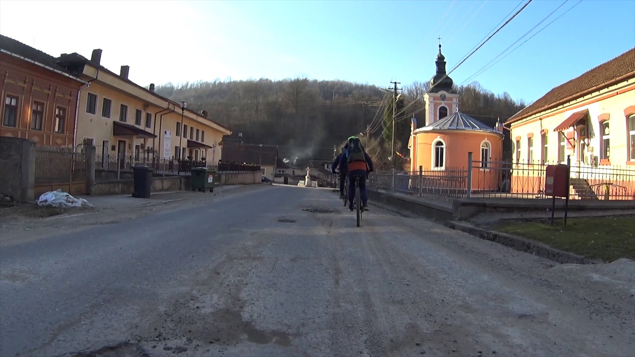 Coborare Crucea de Fier - Ocna de Fier - YouTube