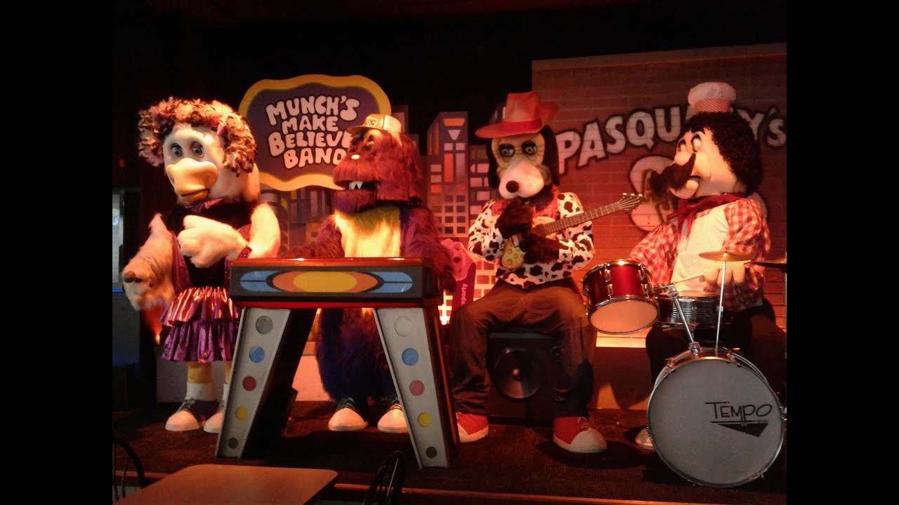 Chuck E Cheese Sammy The Skateboarding Skeleton Show 3 2020