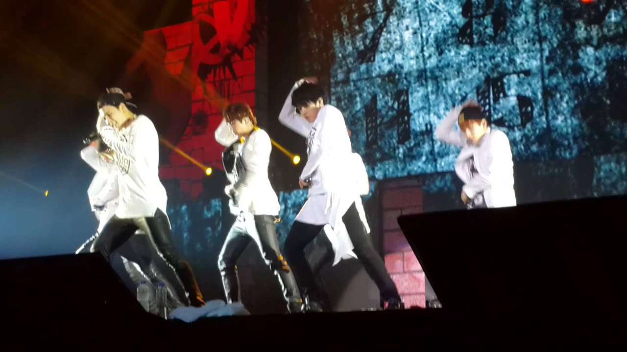 [FANCAM] BTS TOMORROW - TRB MANILA - YouTube