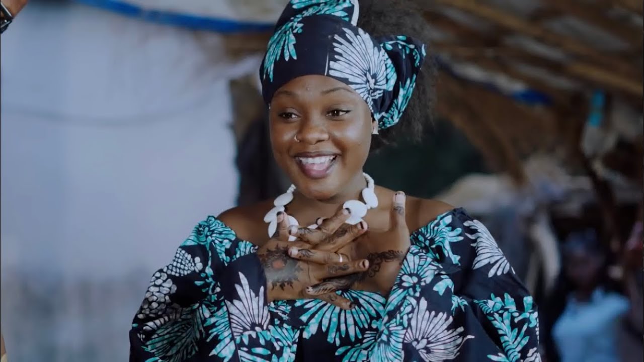 TICHOU TOUMBA DIAKITE CLIP VIDEO (C’est Magnifique) - YouTube