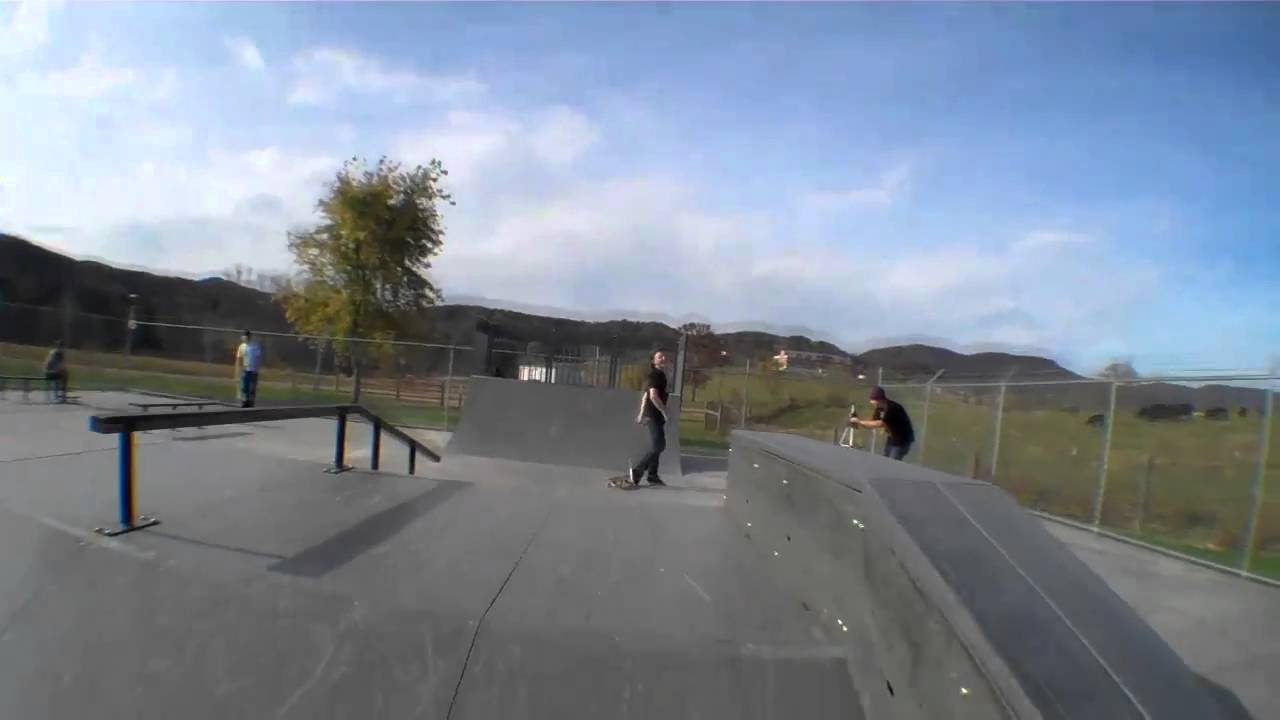 Slo mo kickflip fail - YouTube