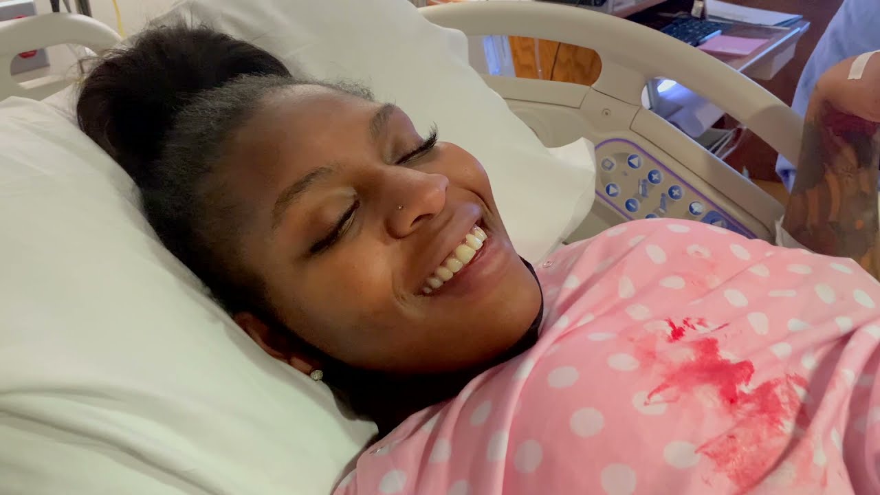 BIRTH VLOG | RAW + EMOTIONAL | DELIVERING OUR BABY GIRL👶🏽 PT. 1 - YouTube