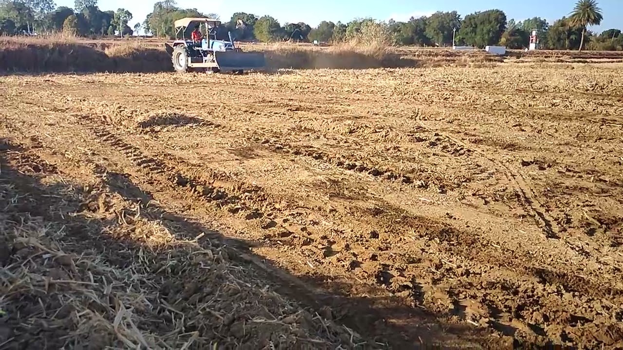 Tractor dozer working in field.Sonalika Di-47rx dozer work - YouTube