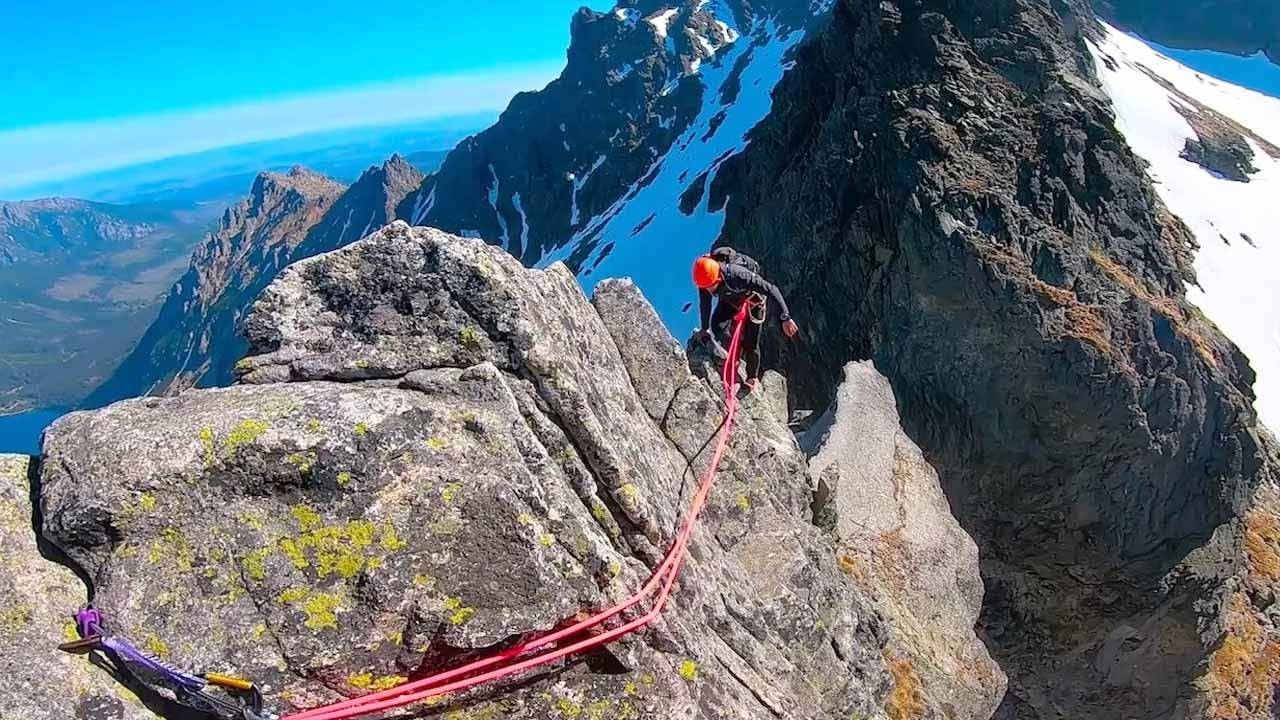 Brave Guy Climbs 3000 Metres Up Mountain - YouTube