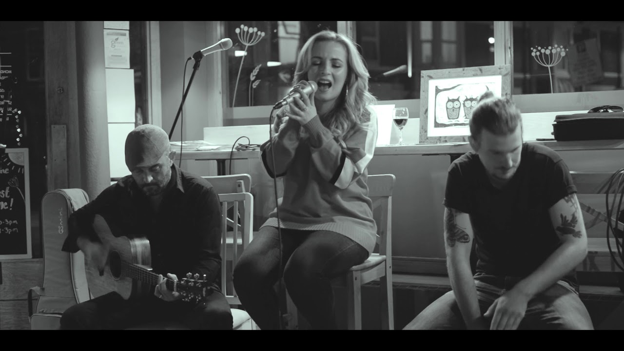 Beth Macari - BOY (Live @ Little Green) - YouTube