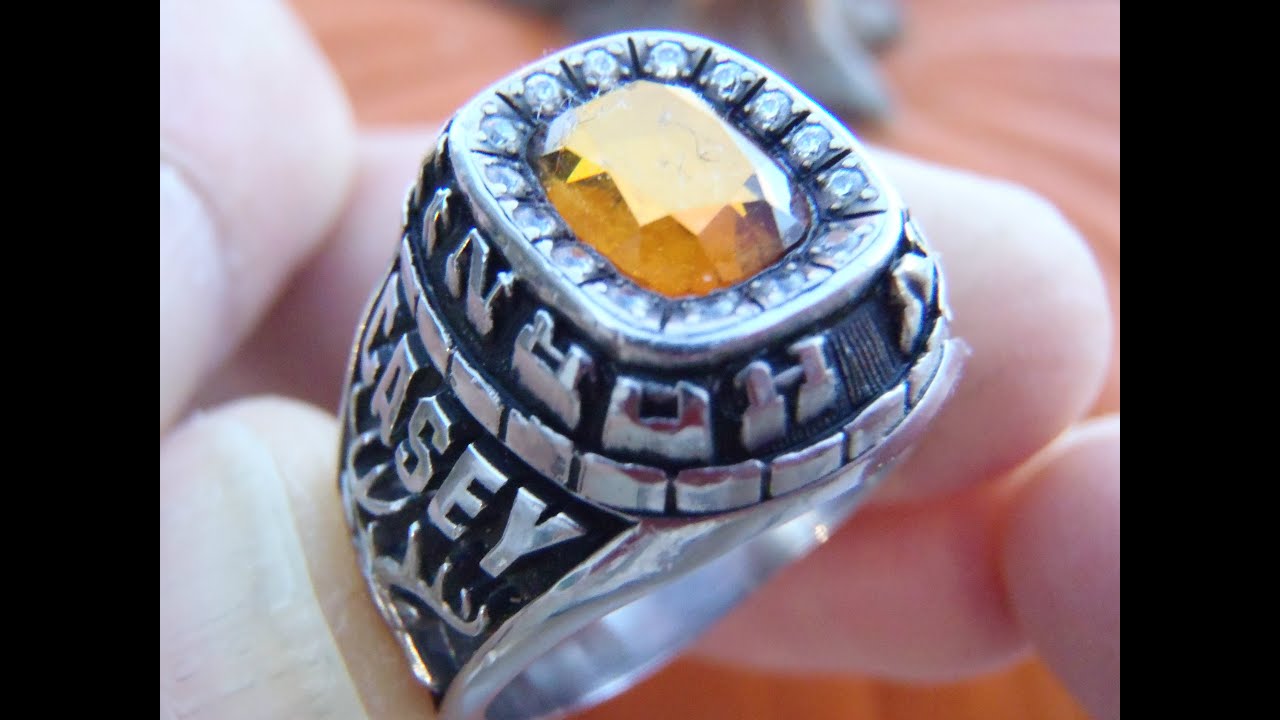 Class Ring returned! Found in 4 feet of water metal detecting! - YouTube