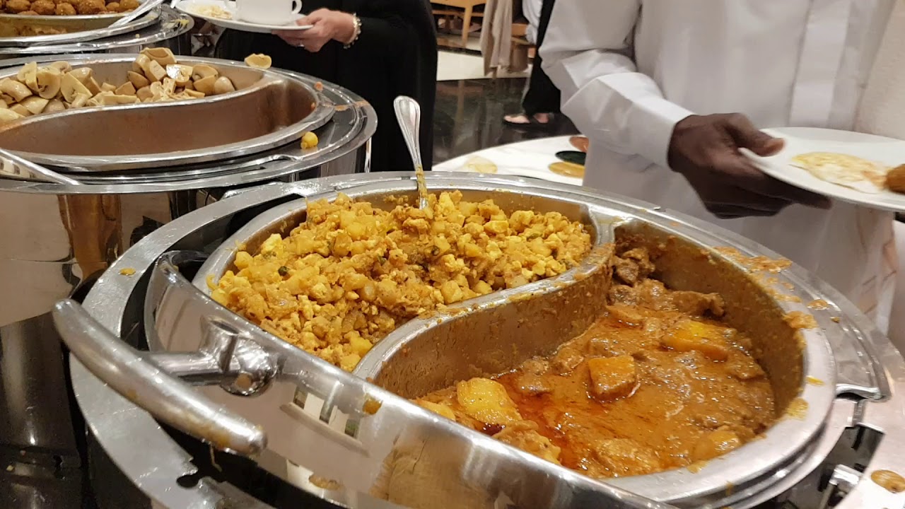 Al Marwa Rayhaan by Rotana Clock Tower Hotel Makkah break fast with ...