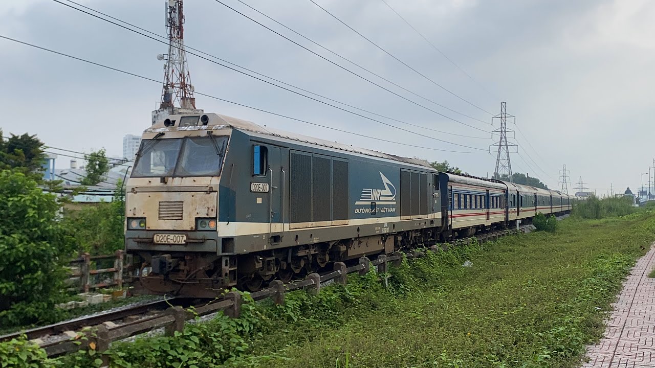 [2094] Đầu máy D20E kéo các chuyến tàu khách SE1, SE6, SE22 - YouTube