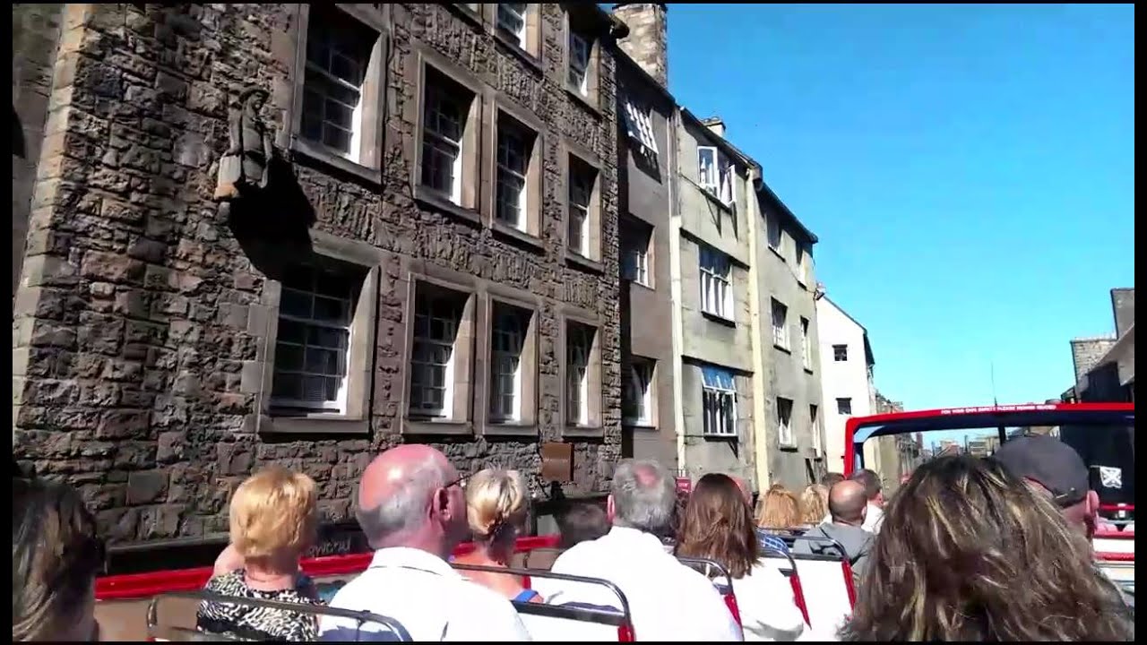 Edinburgh open top bus tour - YouTube