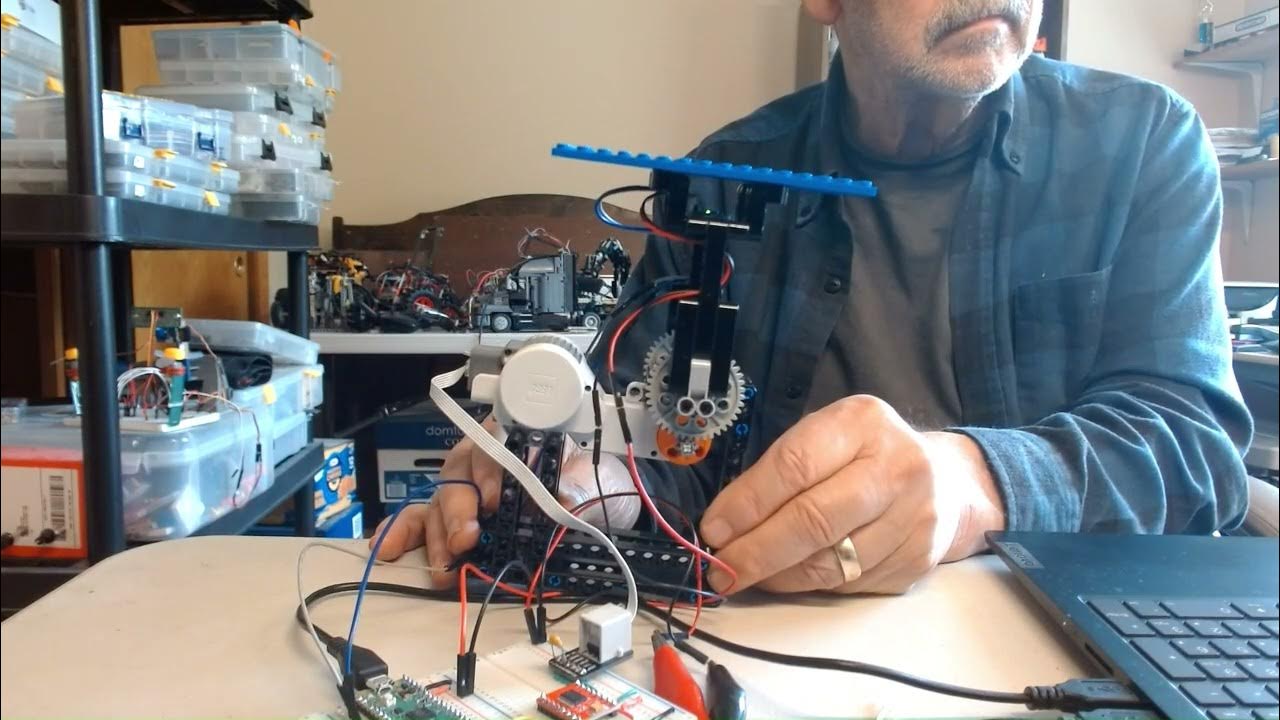 Pico/Lego, Self Leveling Table using PID - YouTube