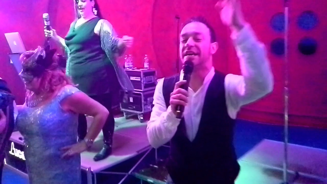 Luca Bachetti balera Montorio al Vomano 13 / 02 / 18 canta Tony - YouTube