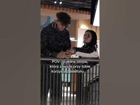 POV: ta jedna osoba, która zawsze używa telefonu! #shorts - YouTube